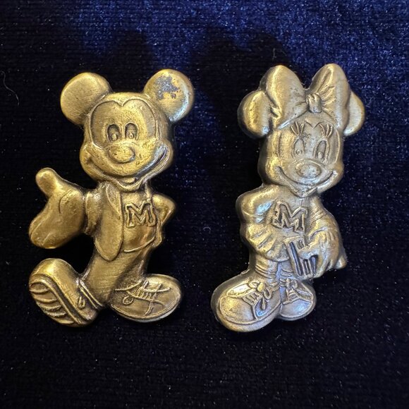 Disney | Jewelry | Disney Goldtone Collectible Mickey Minnie Pin Set ...